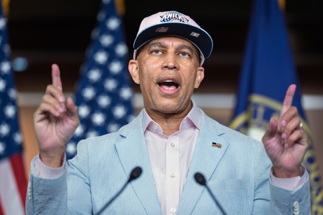 Jeffries Files Report Over Trump Knicks Attendance, Faces Backlash ...